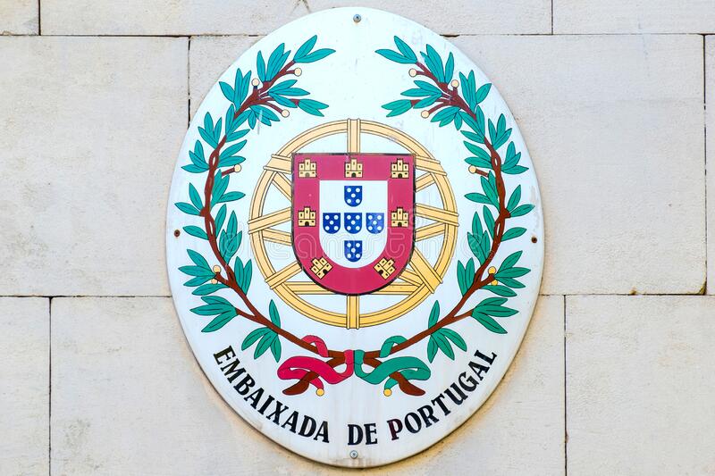 Portugal cria teleatendimento consular para seis países da África ...